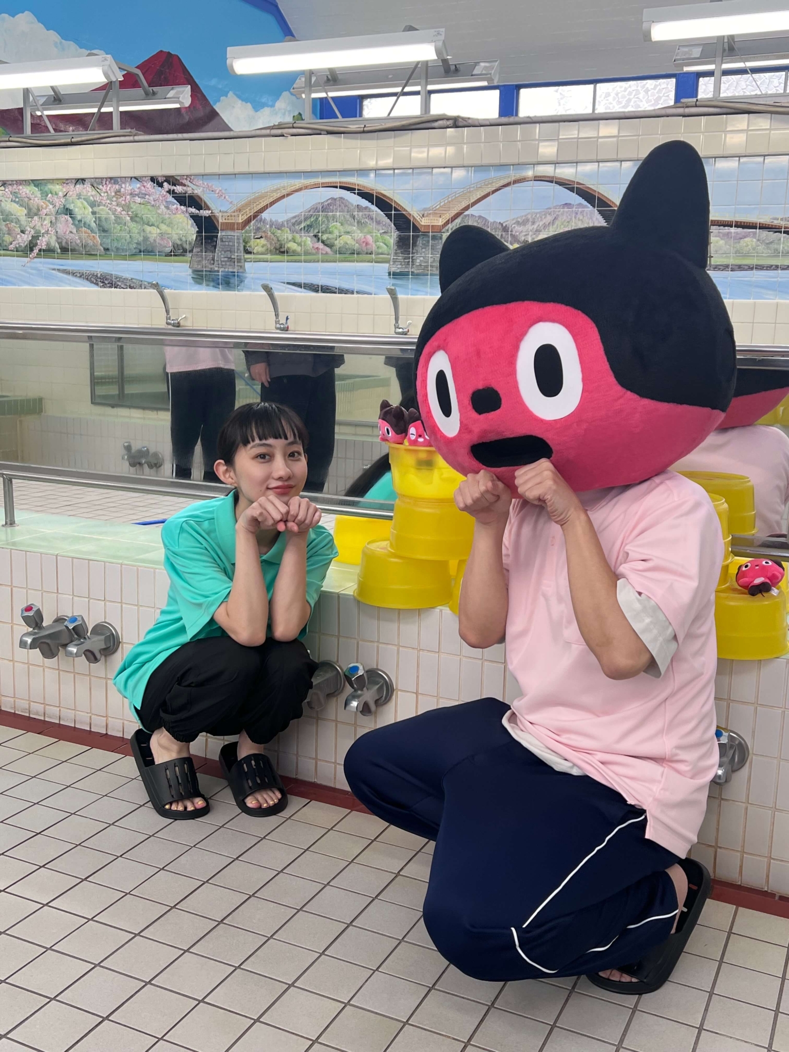 【雫瀬永紡】ぼっちぼろまるさんの「NE-CHU-SHOW」のMVに出演！ | 株式会社ディネ アンド インディー｜Dine and indy